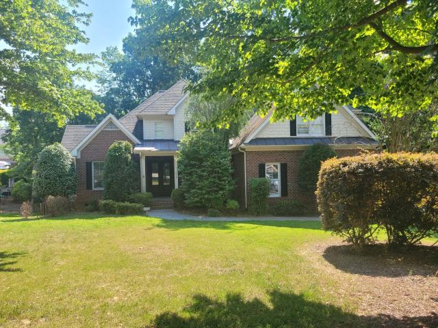 Luxury Living: 4 Bedroom home in Chapel Hill w/ spacious interior | 2 Year Lease Term