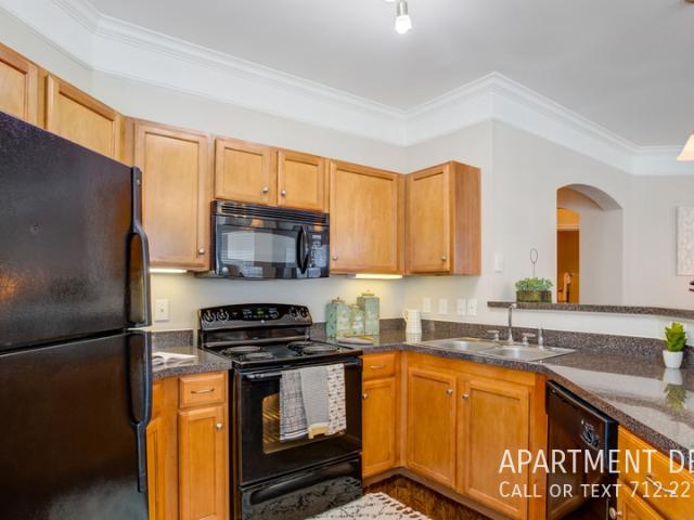Luxury luxury apartment in Kingwood! 6 reduced rents!