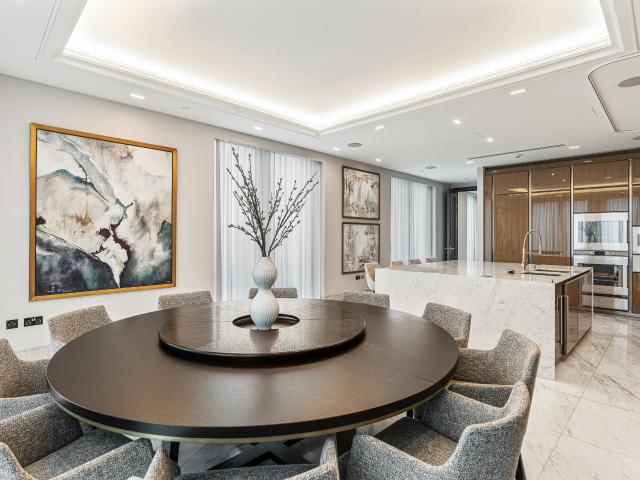 Luxury Mayfair penthouse with iconic London skyline views
