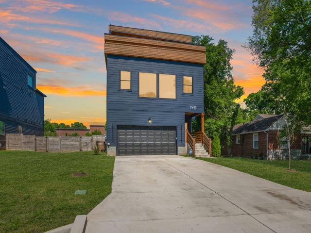 Luxury Nashville Retreat with Skyline & River Views | 4BR + Rooftop Entertainment Loft