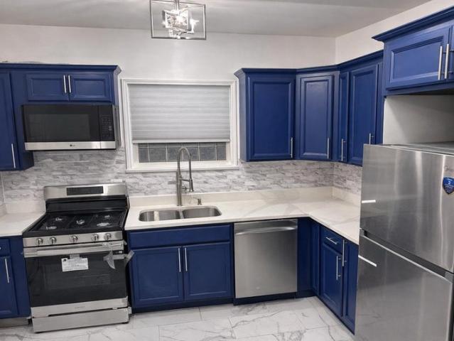 Luxury South Shore Living | Smart Rooms + Sauna