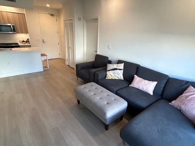 Luxury Santa Monica Apartment $1900 + Utilities