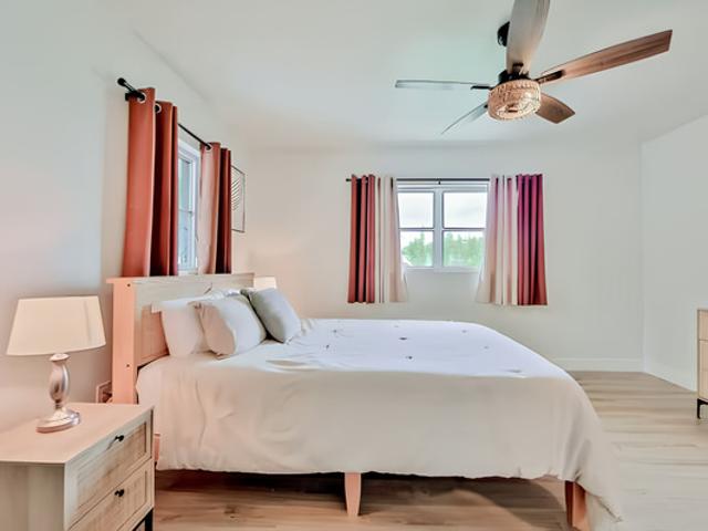 Luxury Sarasota Oasis Close to Beach with large rooms!