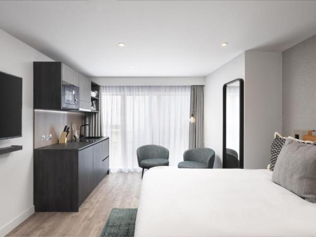 Luxury Studio Apartment with free. 1 bed apartment to rent £1,050 pcm £242 pw