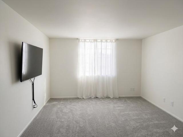 Luxury Private Huge Room w/ Private Bath CC WLA