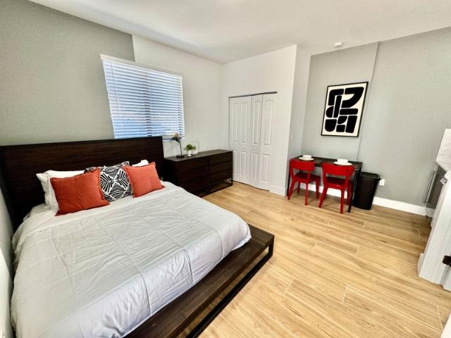 Luxury Private Studio | Patio, Parking & All Utili