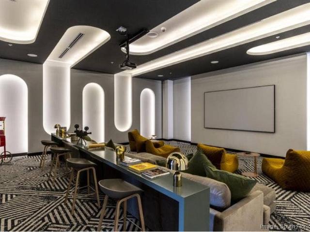 LUXURY ROOM AVAILABLE in Wynwood