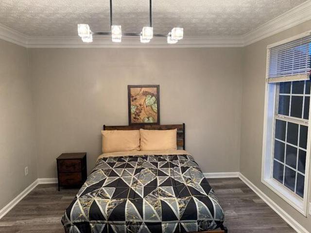 Luxury Room in Conley. Laundry & Wi fi included