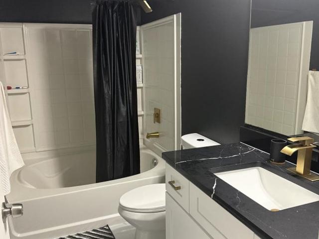 Luxury Room in Conley. Laundry & Wifi included