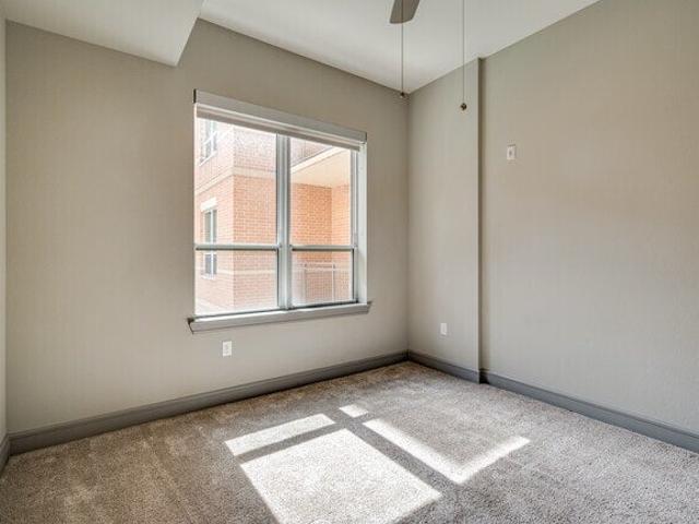 Luxury Room in River Oaks – Utilities Included