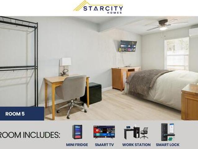 LUXURY ROOMS Modern & Large San Antonio Home by StarCity Homes! | Madrid Manor