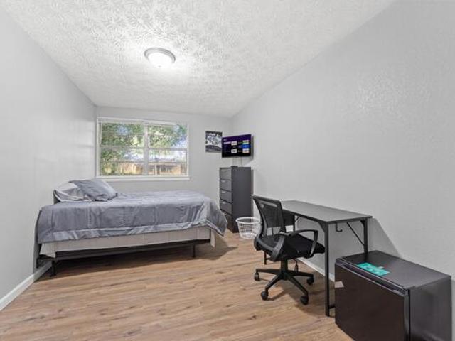 LUXURY ROOMS | StarCity Homes | Modern & Large Jacksonville Home! | Stark Manor | Bi Weekly Cleans! |