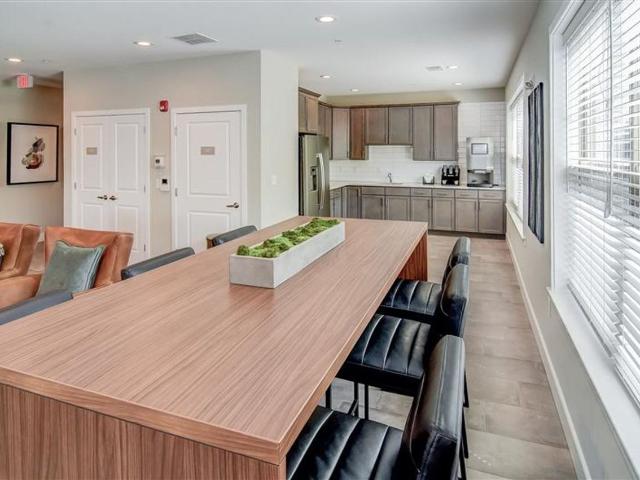 Luxury Rental With Private Parking 1 Bedroom Apartment for Rent at 321 S Broad St, Elizabeth, NJ 07202