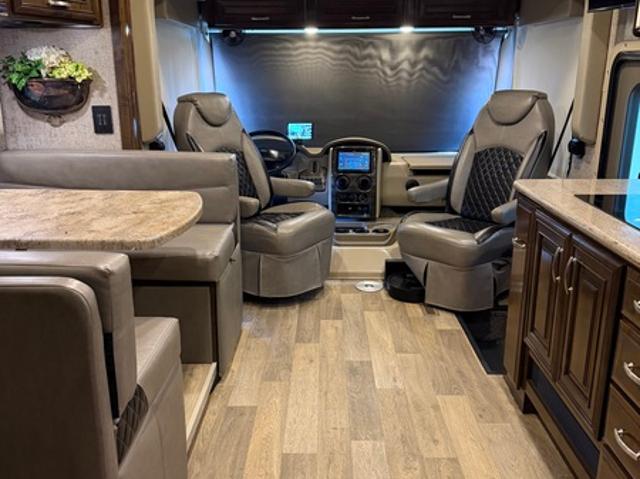 Luxury RV safe RV Resort Safe Male occupied looking for Female Roommate