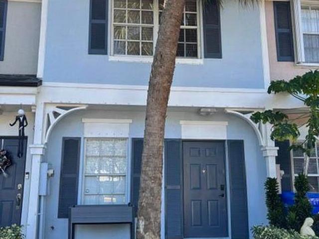 Luxury Townhouse for rent in Margate, United States