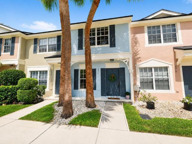 Luxury Townhouse for rent in Margate, United States