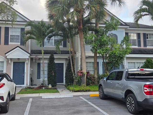 Luxury Townhouse for rent in Margate, United States
