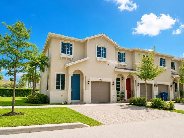 Luxury Townhouse for rent in Miami Gardens, Florida