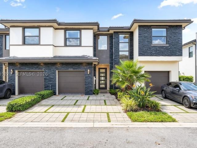 Luxury Townhouse for rent in Miami Lakes, Florida