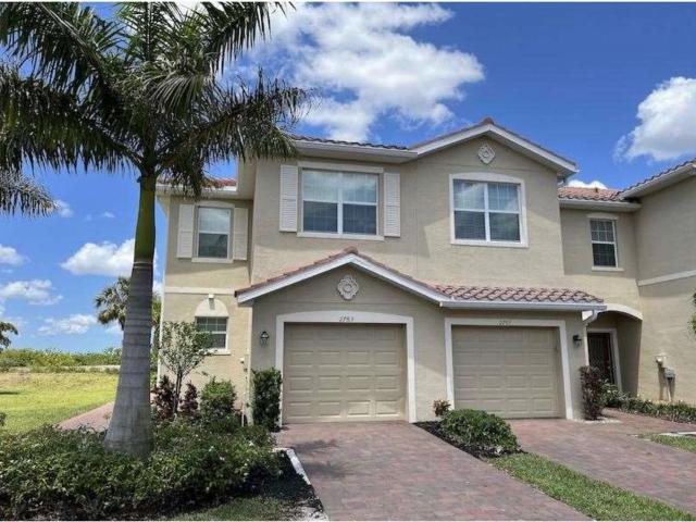 Luxury Townhouse for rent in Naples, United States