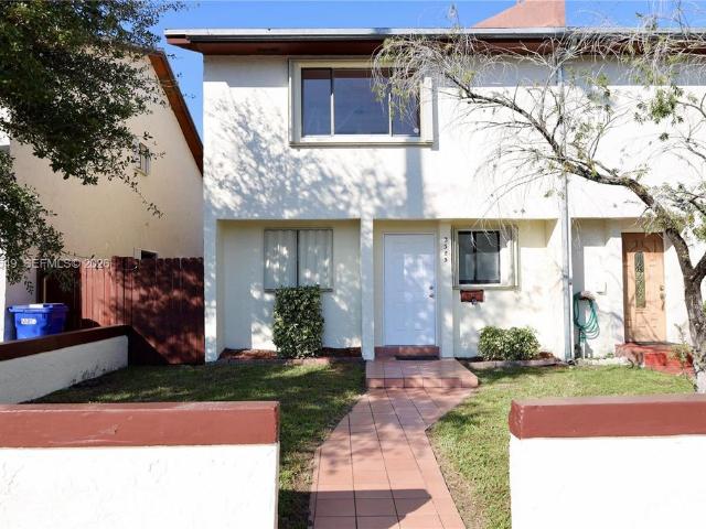 Luxury Townhouse for rent in North Miami Beach, Florida