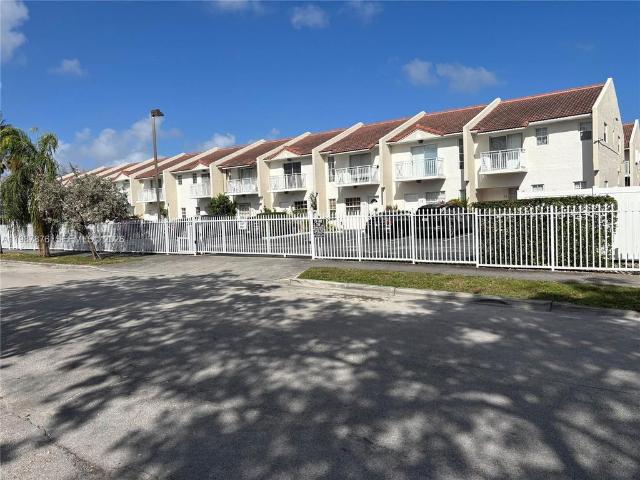Luxury Townhouse for rent in North Miami Beach, Florida