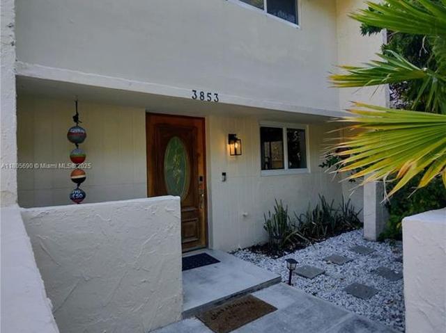 Luxury Townhouse for rent in North Miami Beach, Florida
