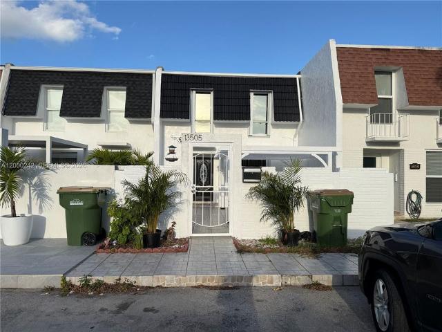 Luxury Townhouse for rent in North Miami, United States