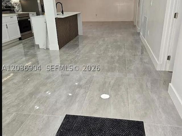Luxury Townhouse for rent in North Miami, United States