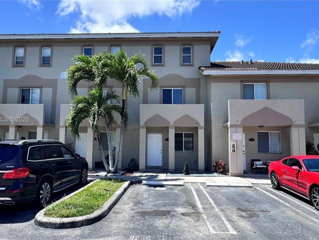 Luxury Townhouse for rent in Opa locka North historical, United States