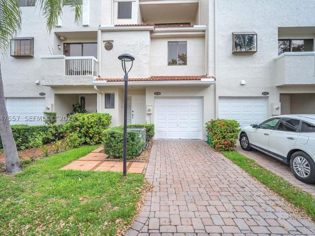 Luxury Townhouse for rent in Aventura, United States