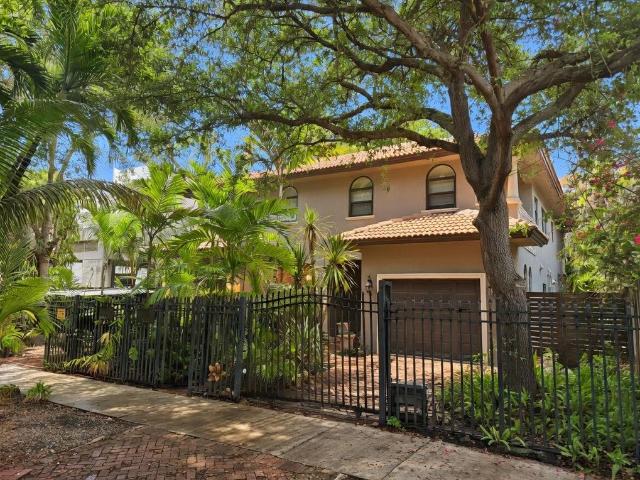Luxury Townhouse for rent in Coconut Grove, Florida