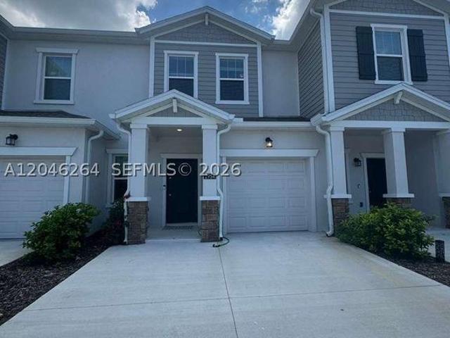 Luxury Townhouse for rent in Davenport, United States