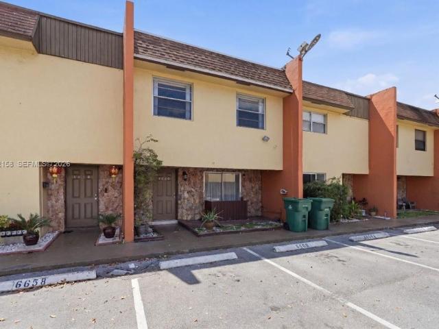 Luxury Townhouse for rent in Davie, United States