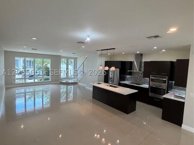 Luxury Townhouse for rent in Doral, Florida