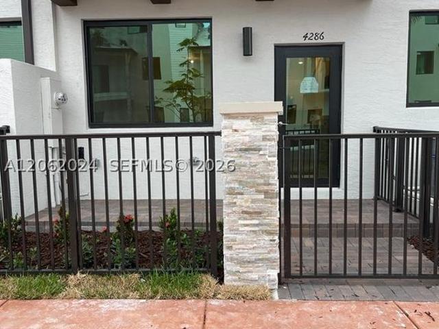 Luxury Townhouse for rent in Doral, Florida