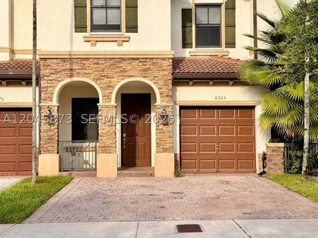 Luxury Townhouse for rent in Doral, Florida