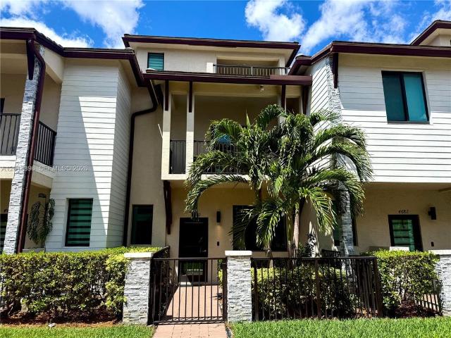Luxury Townhouse for rent in Doral, United States