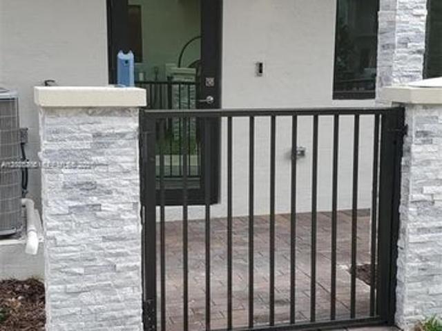 Luxury Townhouse for rent in Doral, United States