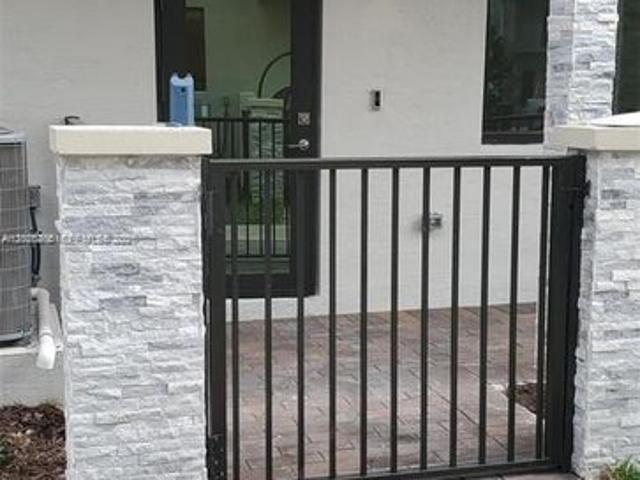 Luxury Townhouse for rent in Doral, United States