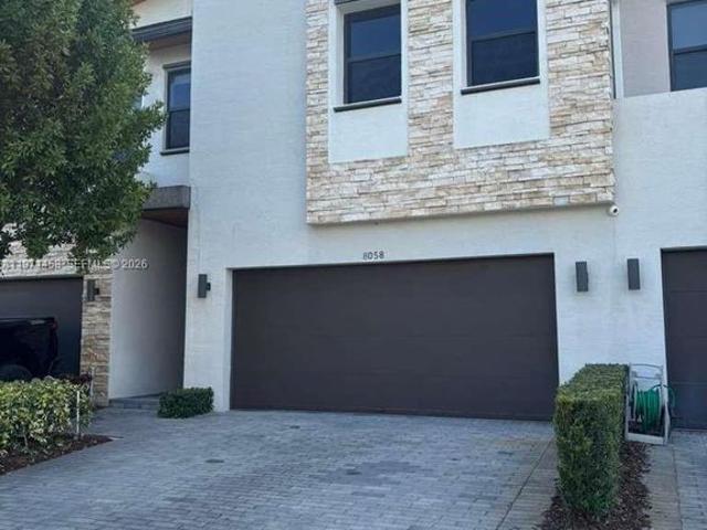 Luxury Townhouse for rent in Doral, United States