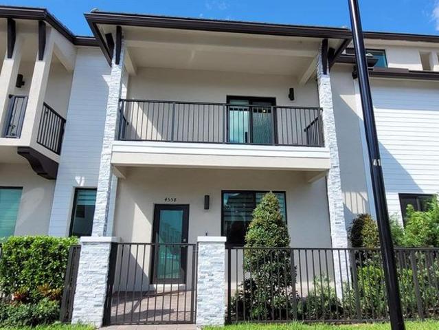 Luxury Townhouse for rent in Doral, United States