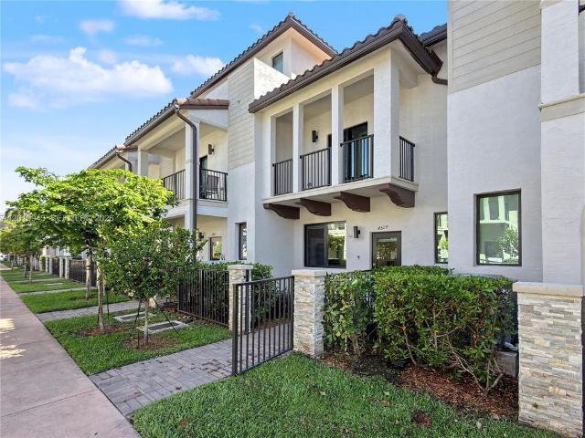 Luxury Townhouse for rent in Doral, United States