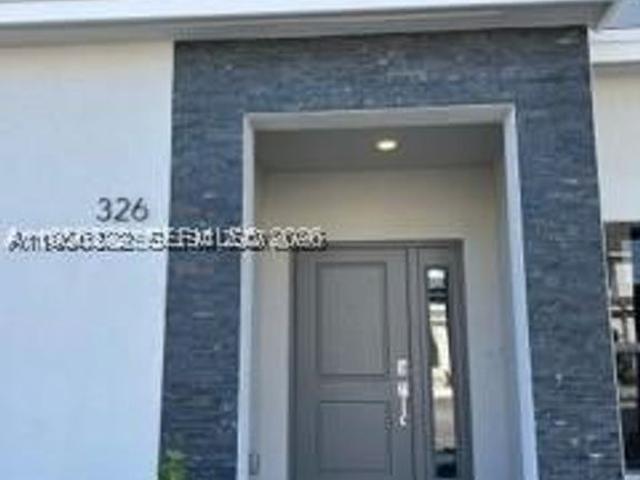 Luxury Townhouse for rent in Florida City, United States