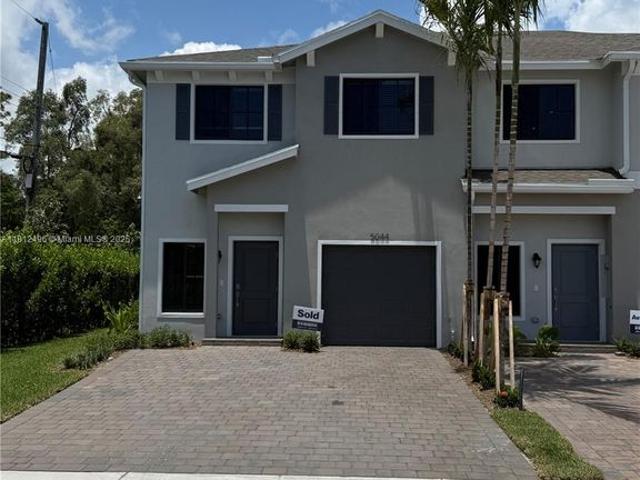 Luxury Townhouse for rent in Haverhill, United States