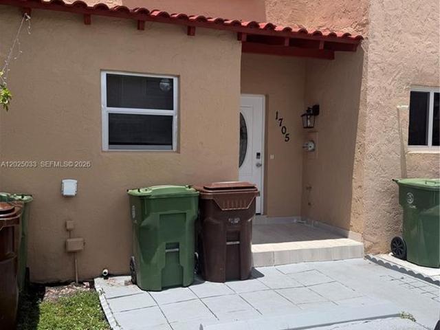 Luxury Townhouse for rent in Hialeah, Florida