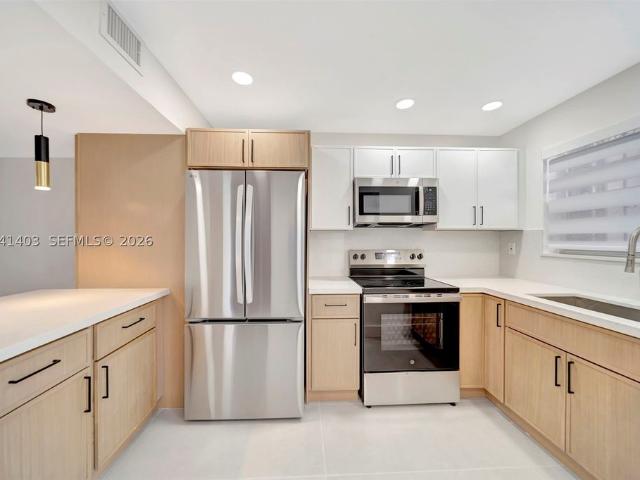 Luxury Townhouse for rent in Hialeah, Florida