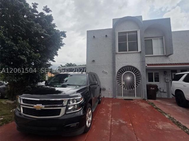 Luxury Townhouse for rent in Hialeah, Florida