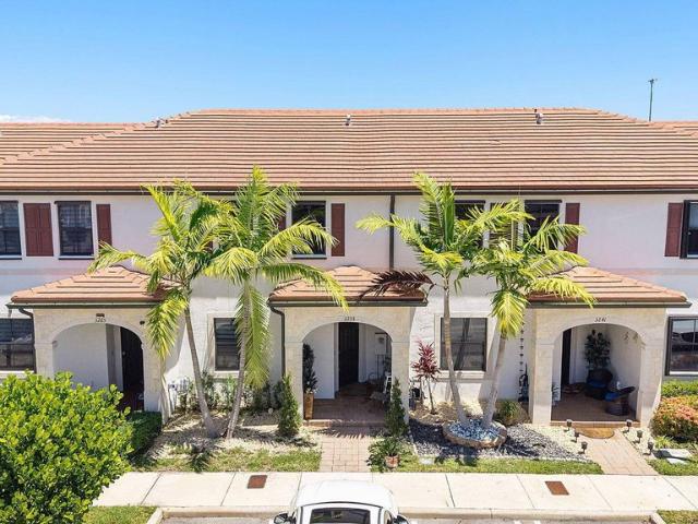 Luxury Townhouse for rent in Hialeah, Florida