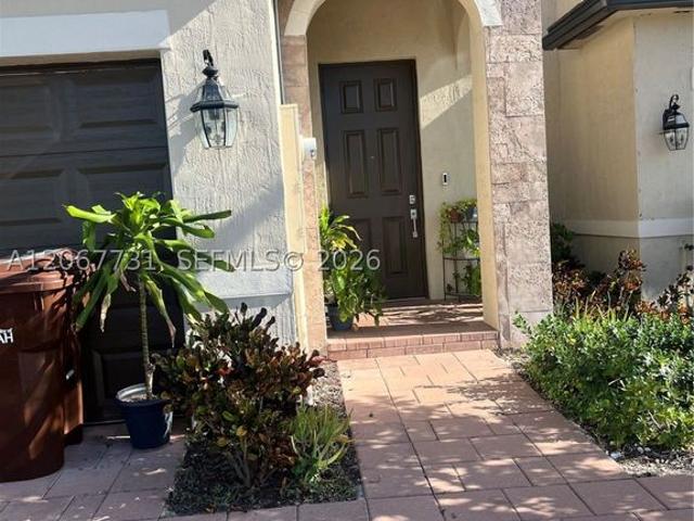 Luxury Townhouse for rent in Hialeah, United States